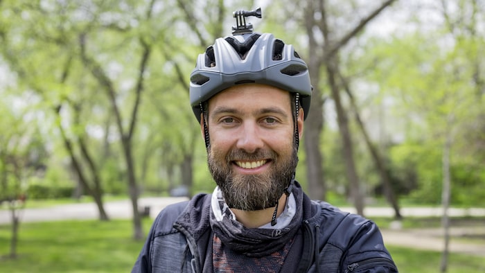 Des cyclistes traversent le Canada pour soutenir le reboisement | Radio ...