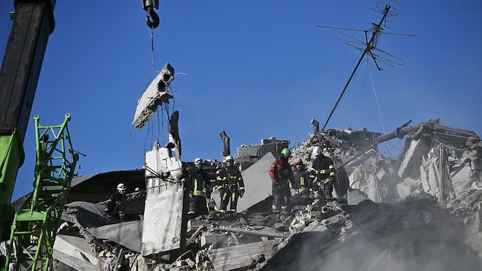 Ukraine : au moins 21 morts, dont des enfants, dans des frappes russes ...