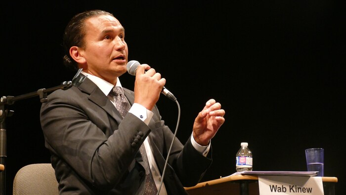 Le commissaire à l’éthique recommande à Wab Kinew de ne pas écrire de ...