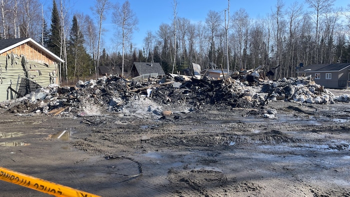 Le dépanneur de Kitcisakik est ravagé par un incendie | Radio-Canada