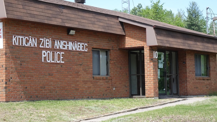 Visite guidée dans la communauté autochtone de Kitigan Zibi | Radio-Canada