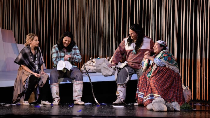 Kukum au TNM, la scène comme espace de réconciliation | Radio-Canada