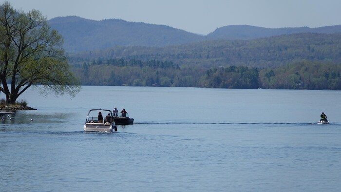 La vente d’embarcations nautiques en vogue en Estrie | Radio-Canada