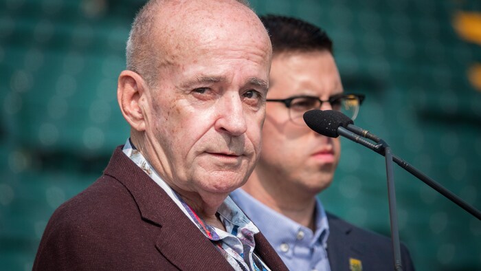 Larry Thompson, le propriétaire des Elks d’Edmonton, est décédé | Radio ...