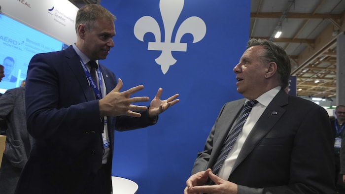François Legault défend Bombardier au Salon du Bourget | Radio-Canada