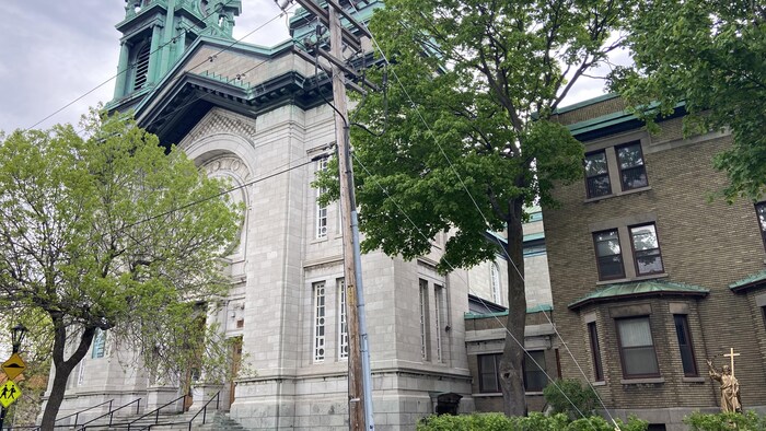Une église d’Hochelaga vendue aux propriétaires du Théâtre Rialto ...