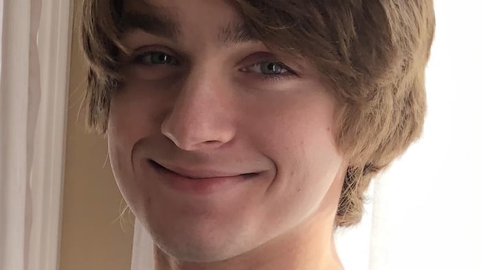 Des parents sollicitent de l’aide pour retrouver leur fils disparu à ...