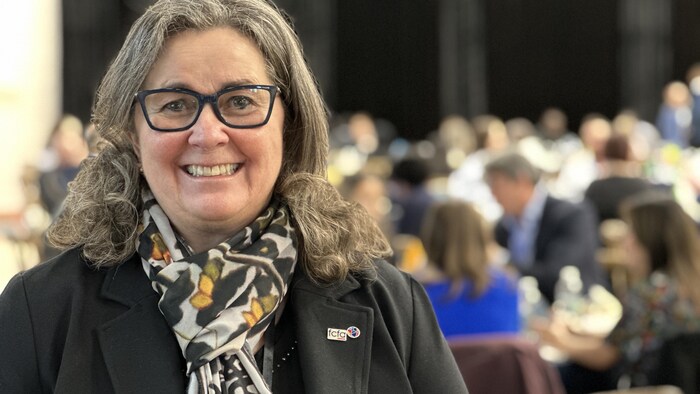 Liane Roy réélue par acclamation à la tête de la FCFA | Radio-Canada