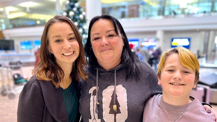 Un miracle des fêtes : deux demi-sœurs se rencontrent après 40 ans de ...