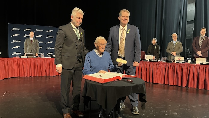 Valérie Maltais honorée par les conseillers municipaux de Saguenay ...