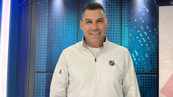 La retraite de la Ligue nationale de hockey pour l’arbitre Justin St ...