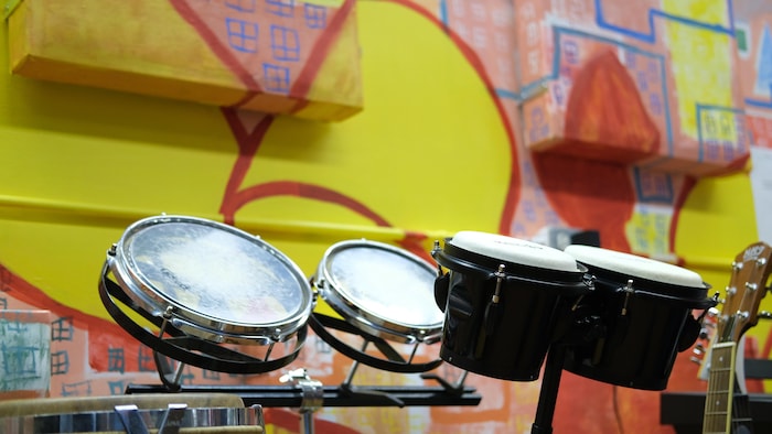 Un local de musique pour les jeunes de Val-du-Lac | Radio-Canada