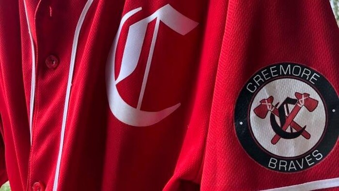 « Nous méritons mieux » : faire tomber les préjugés, un logo sportif ...