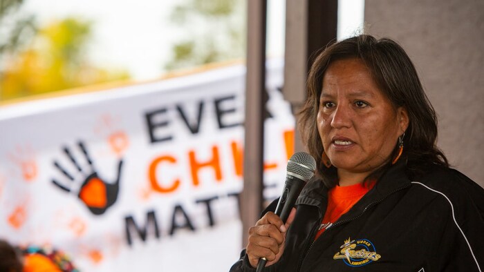 Une marche pour soutenir les survivants des pensionnats dans la Nation Dakota Canupawakpa ...