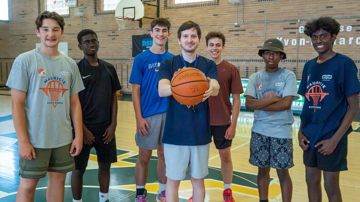 Un programme estival de basketball inclusif en Mauricie | Radio-Canada