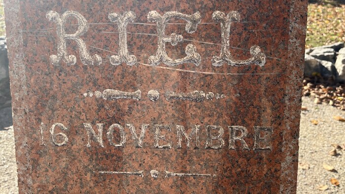 La tombe de Louis Riel profanée au Manitoba | Radio-Canada