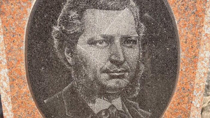 La tombe de Louis Riel profanée au Manitoba | Radio-Canada