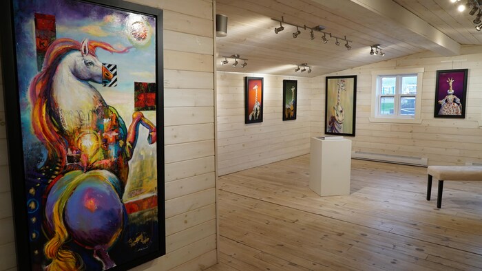 Souverains et Courtisans, à têtes de girafe, aux Îles-de-la-Madeleine ...