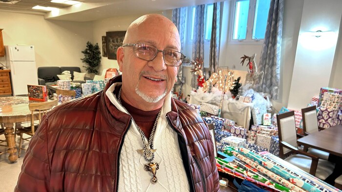 Les anges de Jayden jouent au père Noël pour les enfants défavorisés du ...
