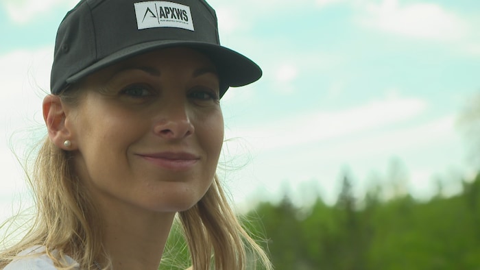 Lysanne Richard plongera d'une montgolfière en plein vol | Radio-Canada
