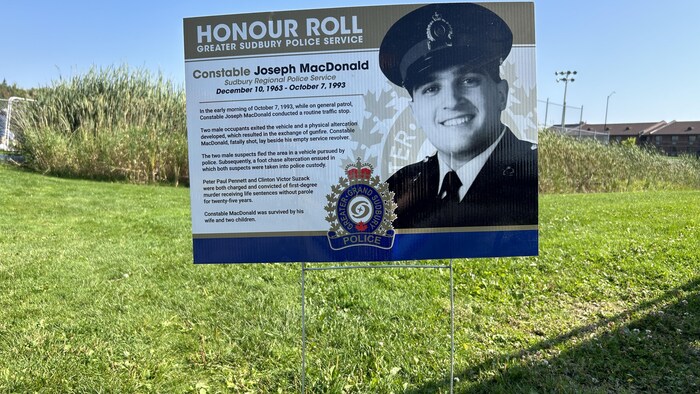 Des honneurs pour un policier décédé fondateur d’une ligue de football ...