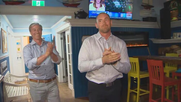 Le conservateur Marco MacLeod remporte la partielle de Pictou-Ouest, en ...