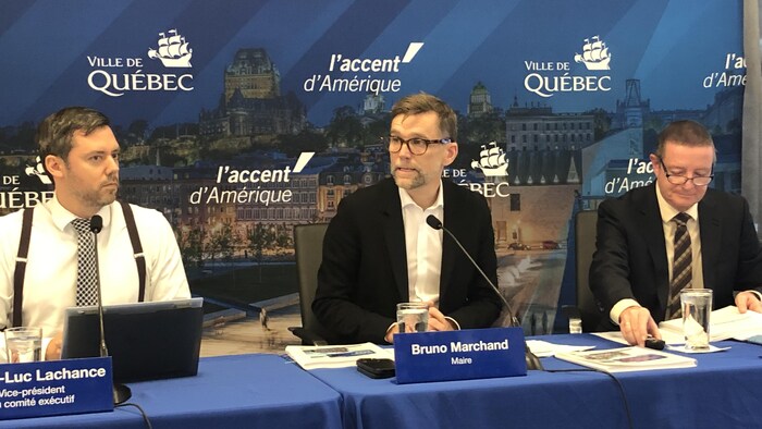 Une hausse de taxes sous l’inflation à Québec en 2024 | Radio-Canada