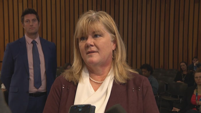 Projet d’hôpital : la mairesse de Whitby s’impatiente; Doug Ford la ...