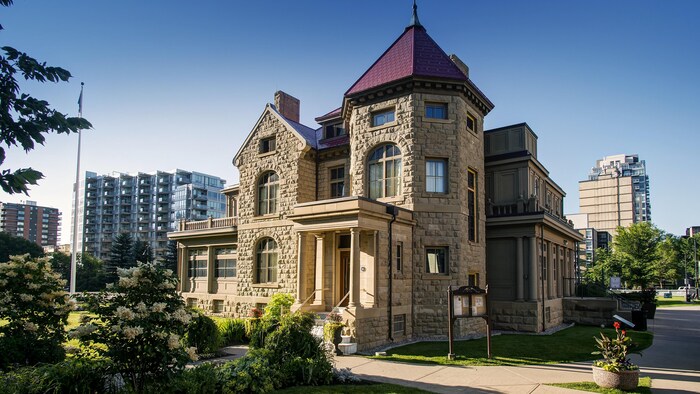 La Maison Lougheed rend hommage aux femmes qui ont bâti Calgary | Radio ...