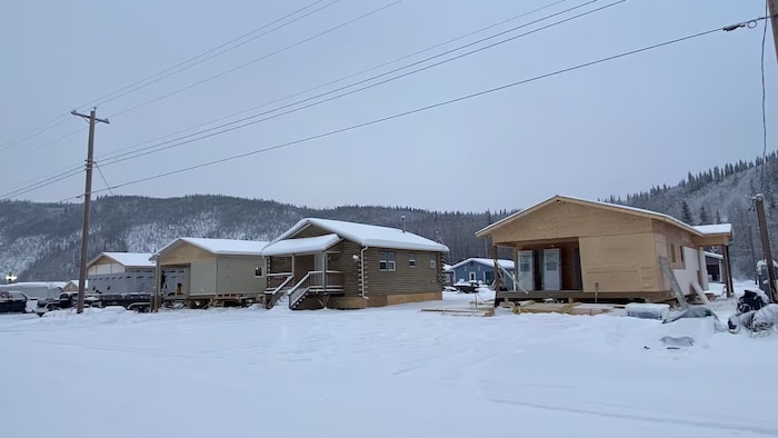 Yukon : La Première Nation Trʼondëk Hwëchʼin construit de nouvelles ...