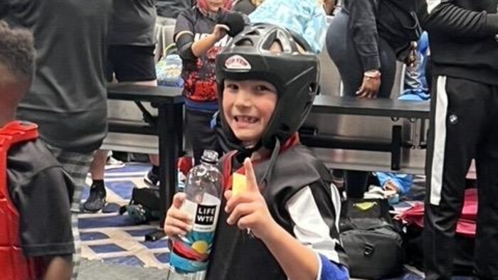 Du haut de ses huit ans, un jeune karatéka se distingue à l’étranger ...