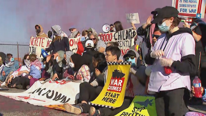 13 manifestants arrêtés à Ottawa en marge d’un salon sur l’armement ...