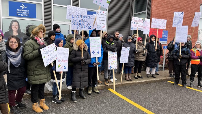 « C’est scandaleux! » : la fin des cours de francisation critiquée à ...