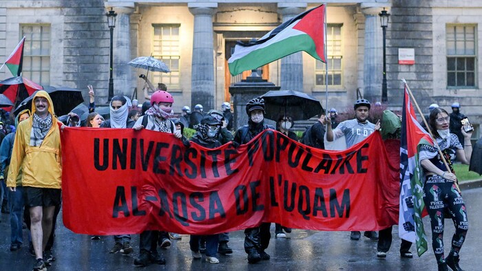 Des dizaines de milliers d’étudiants en grève en soutien au peuple ...
