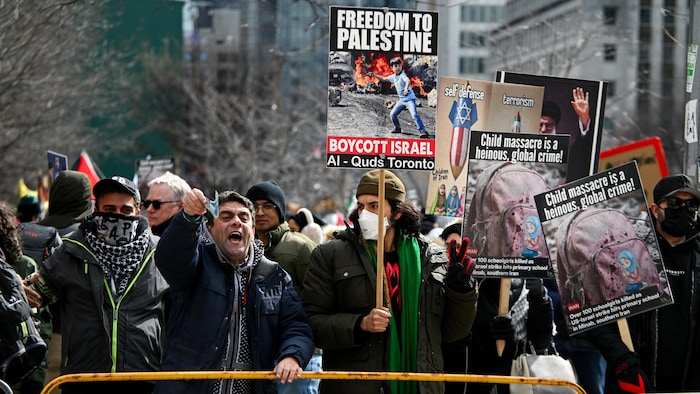 Manifestation à Toronto : 5 nouvelles arrestations pour incitation à la ...