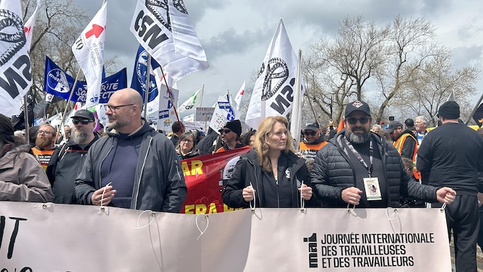 Des milliers de manifestants à Montréal pour défendre les droits des ...