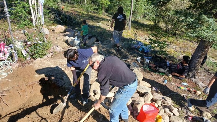 Un père a dû se battre pour enterrer son fils à cause d’un ordre d ...