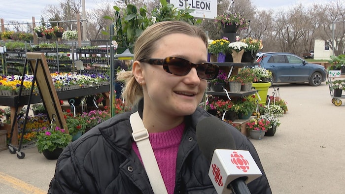Les fleurs restent un symbole d’amour pour célébrer la fête des Mères ...