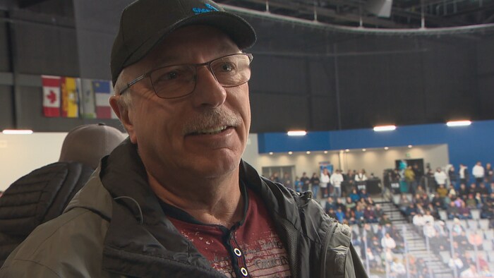 Le Blizzard d’Edmundston remporte le premier match en deuxième ronde | Radio-Canada