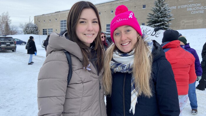 Une marche émouvante pour dénoncer la violence faite aux femmes | Radio ...