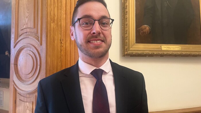 Fredericton va de l’avant et crée un comité permanent sur les langues ...