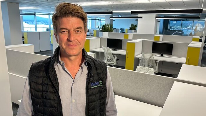 Des salariés résistent aux appels pour le retour au bureau | Radio-Canada