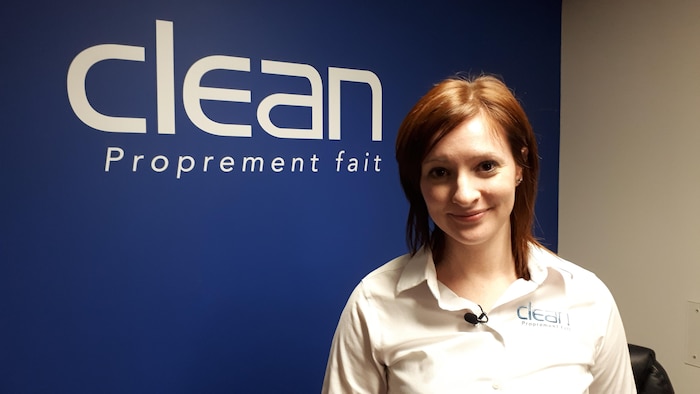 Des travailleurs étrangers reçoivent des permis aux durées « aléatoires ...