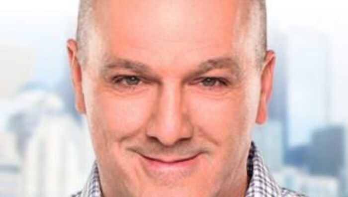 L’animateur Mario Hudon tenté de faire le saut en politique | Radio-Canada