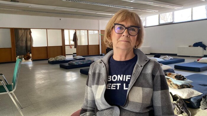 Une défenseuse des sans-abris déplore le manque de refuges permanents à ...