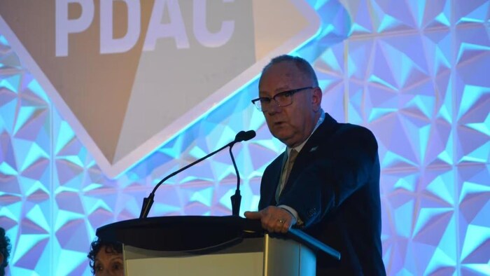Les délégués à la PDAC discutent des minéraux critiques et des défis du ...