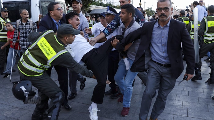 Maroc : plus de 400 interpellations et près de 300 blessés après des ...
