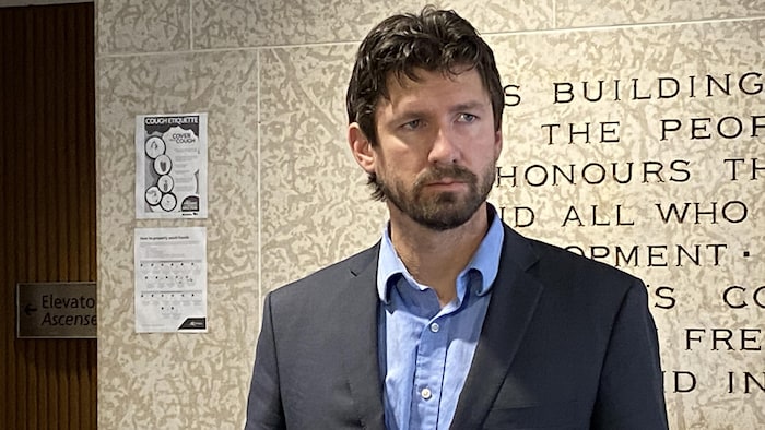 Le conseiller Allard pousse pour que le conseil municipal appuie le ...