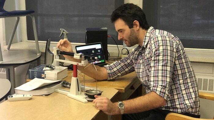 Le Séminaire de Chicoutimi teste l'enseignement virtuel | Radio-Canada