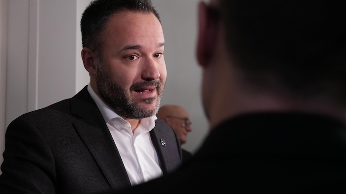 Loi 2 : Mathieu Lacombe montre du doigt les fédérations de médecins ...